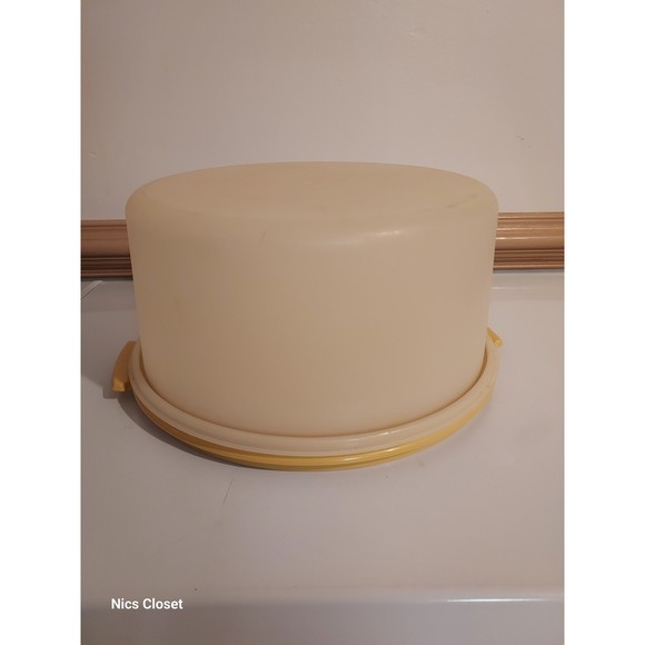 Tupperware | Kitchen | Vintage Tupperware Round Cake Taker Carrier ...